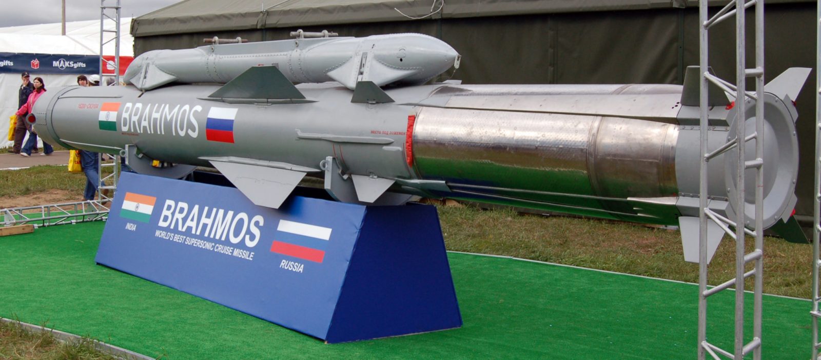India defies China, Agrees for the sale of BrahMos supersonic ramjet ...