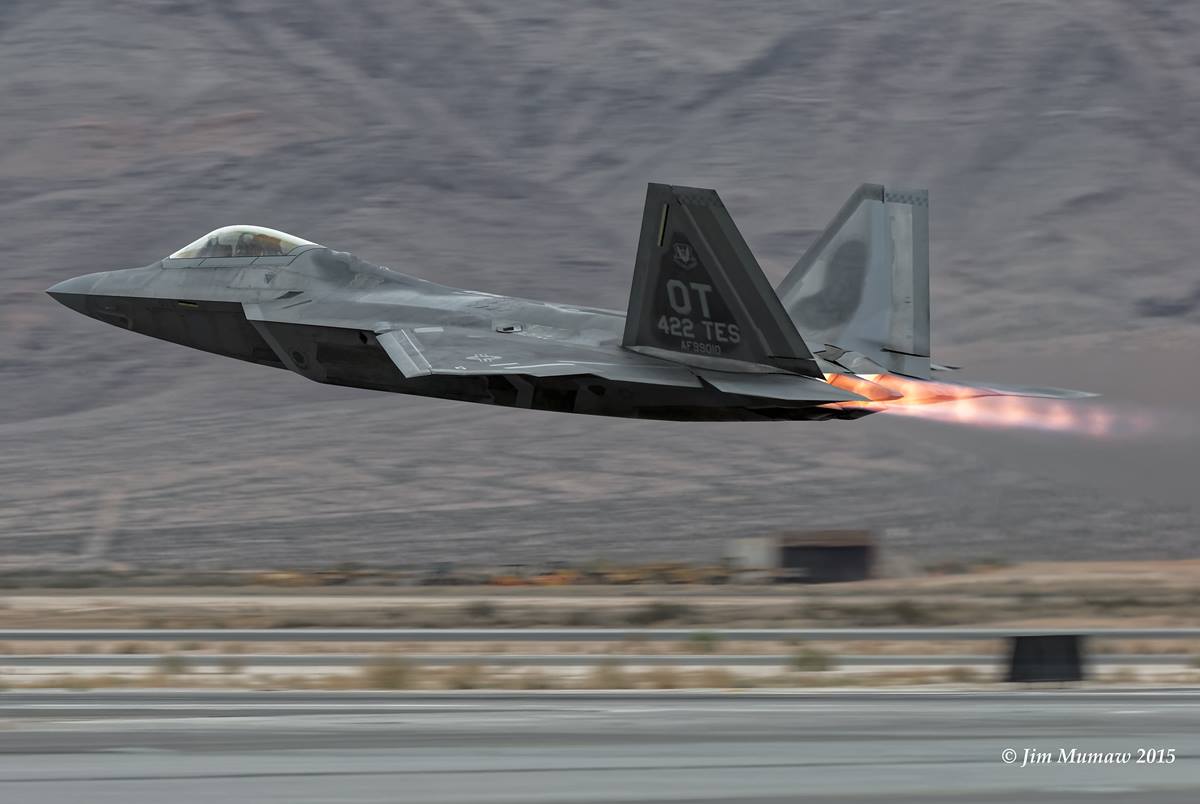 14 Stunning Pictures of Stealth Aircraft Around the World - Defence ...
